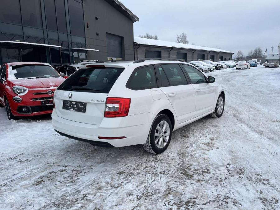 White Skoda Octavia 2019 in Taurage, with an engine capacity of 1.60 L and mileage of 290 thousand km for 6900 €, photo 7 on AUTOMOTO.COM.LV