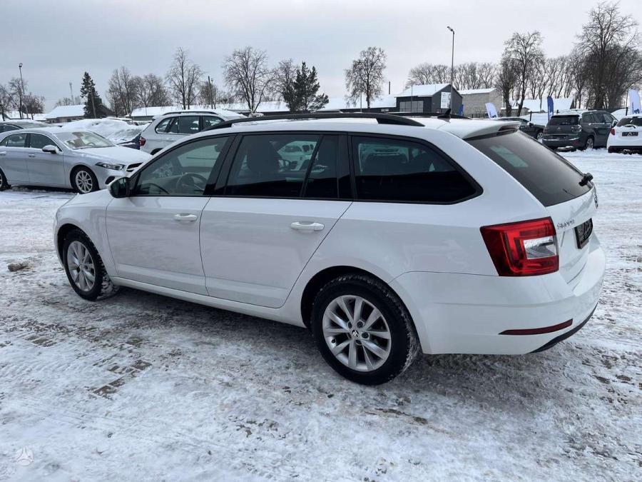 White Skoda Octavia 2019 in Taurage, with an engine capacity of 1.60 L and mileage of 290 thousand km for 6900 €, photo 11 on AUTOMOTO.COM.LV