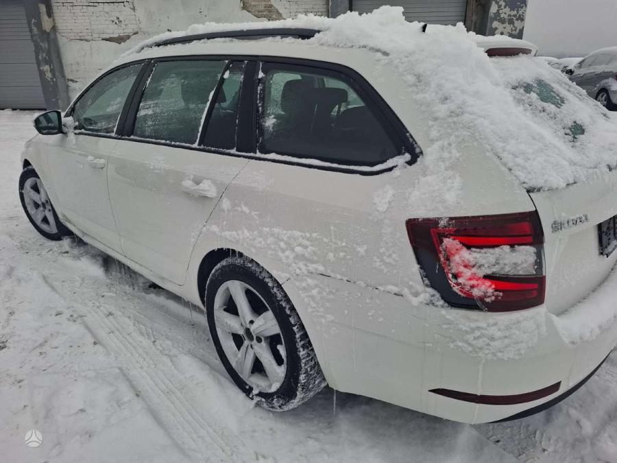 Balts Skoda Octavia 2019 Kauņa, ar dzinēja tilpumu 1.00 L un nobraukumu 125 tūkst. km par 5869 €, foto 6 vietnē AUTOMOTO.COM.LV