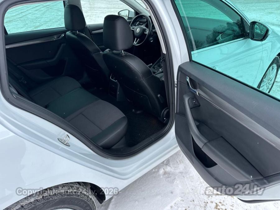 Balts Skoda Octavia 2019 Tartu, ar dzinēja tilpumu 1.50 L un nobraukumu 107 tūkst. km par 11990 €, foto 13 vietnē AUTOMOTO.COM.LV
