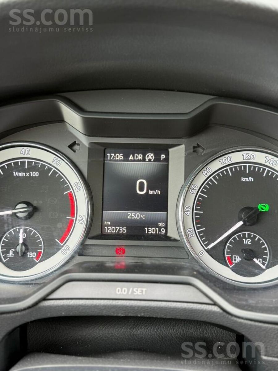 White Skoda Octavia 2019 in Riga, with an engine capacity of 1.50 L and mileage of 122 thousand km for 14200 €, photo 14 on AUTOMOTO.COM.LV