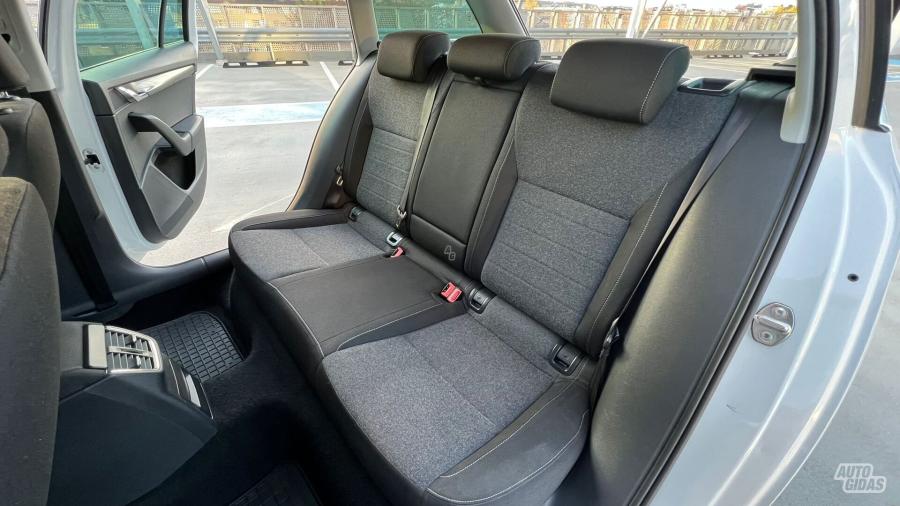 Balts Skoda Octavia 2019 Viļņa, ar dzinēja tilpumu 1.60 L un nobraukumu 271 tūkst. km par 10400 €, foto 31 vietnē AUTOMOTO.COM.LV