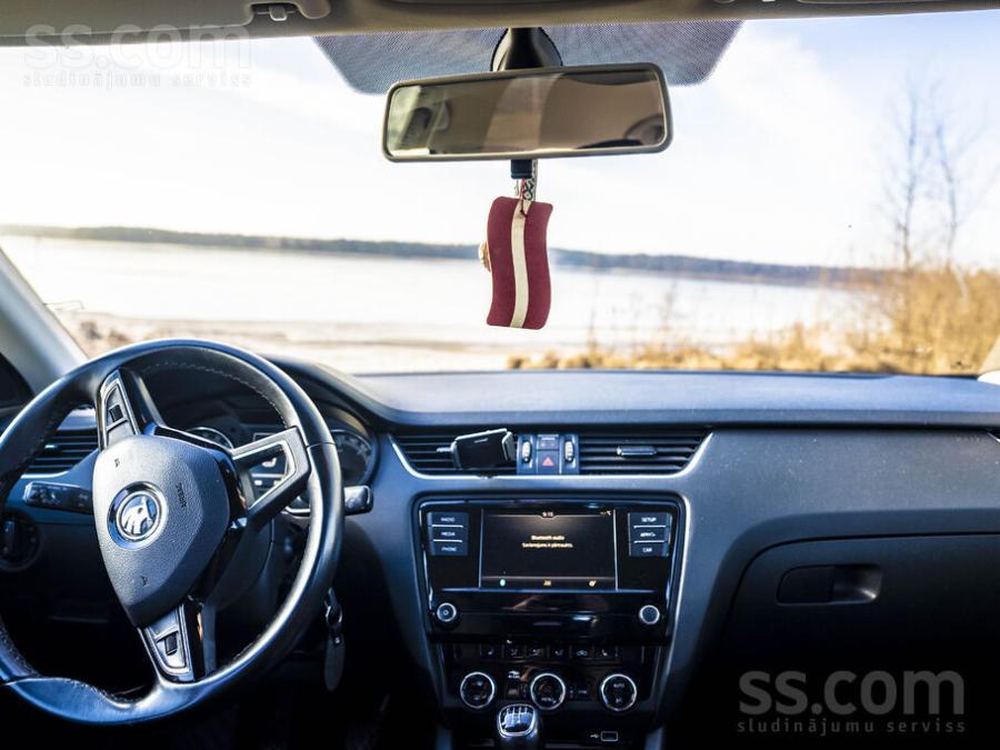Balts Skoda Octavia 2019 Ogre, ar dzinēja tilpumu 1.60 L un nobraukumu 240 tūkst. km par 8500 €, foto 10 vietnē AUTOMOTO.COM.LV
