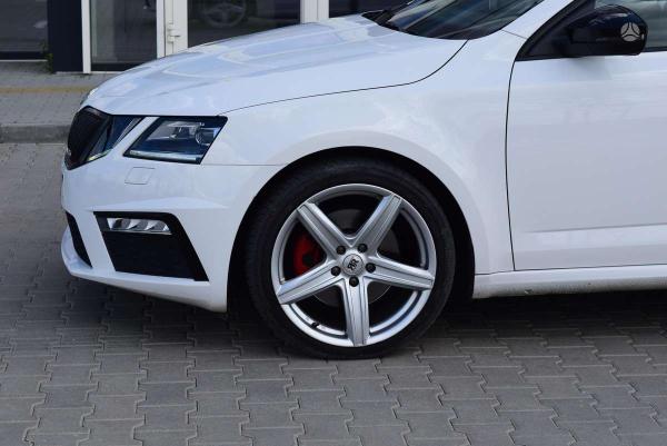White Skoda Octavia 2019 in Vilnius, with an engine capacity of 1.97 L and mileage of 195 thousand km for 11200 €, photo 7 on AUTOMOTO.COM.LV