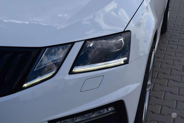 White Skoda Octavia 2019 in Vilnius, with an engine capacity of 1.97 L and mileage of 195 thousand km for 11200 €, photo 8 on AUTOMOTO.COM.LV