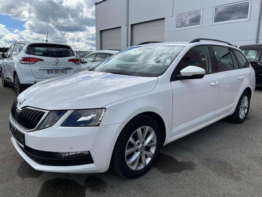 White Skoda Octavia 2019 in Taurage, with an engine capacity of 1.00 L and mileage of 260 thousand km for 5200 €, photo 1 on AUTOMOTO.COM.LV