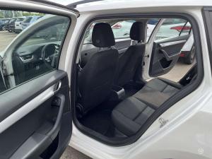 White Skoda Octavia 2019 in Taurage, with an engine capacity of 1.00 L and mileage of 260 thousand km for 5200 €, photo 8 on AUTOMOTO.COM.LV