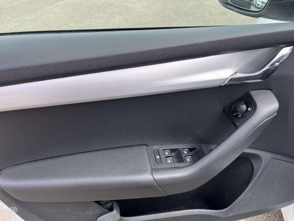 Balts Skoda Octavia 2019 Tauragė, ar dzinēja tilpumu 1.00 L un nobraukumu 260 tūkst. km par 5200 €, foto 10 vietnē AUTOMOTO.COM.LV