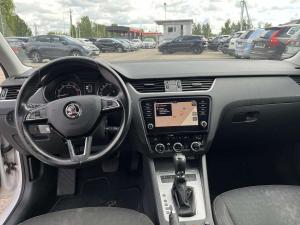 White Skoda Octavia 2019 in Taurage, with an engine capacity of 1.00 L and mileage of 260 thousand km for 5200 €, photo 13 on AUTOMOTO.COM.LV