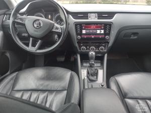 White Skoda Octavia 2019 in Jurbarkas, with an engine capacity of 1.60 L and mileage of 290 thousand km for 8850 €, photo 14 on AUTOMOTO.COM.LV