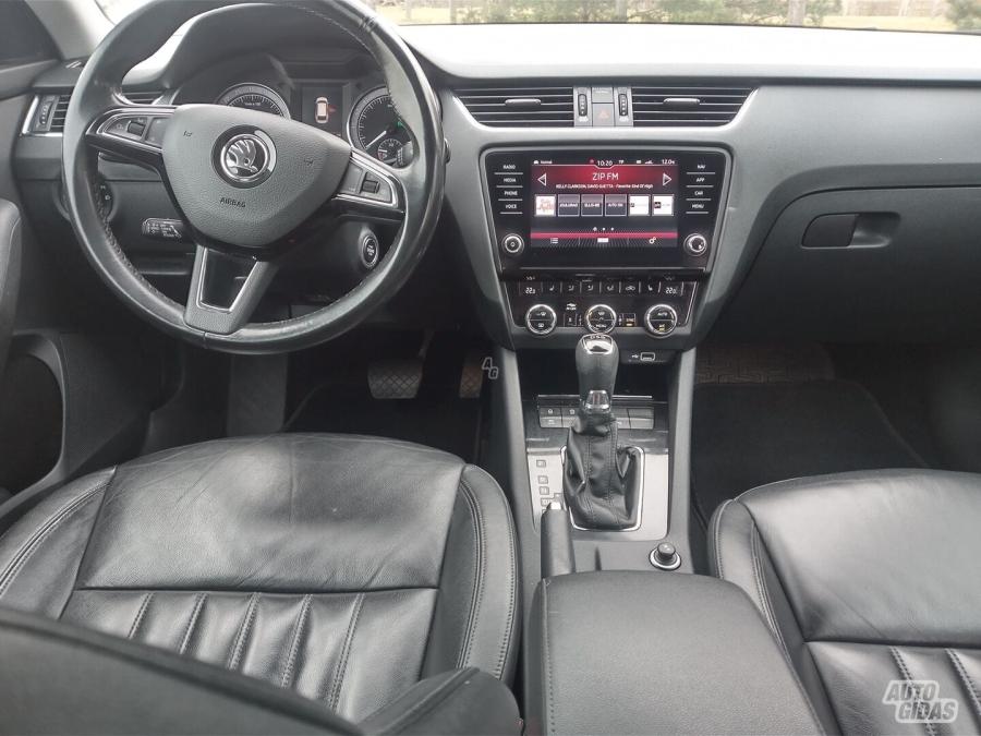 White Skoda Octavia 2019 in Jurbarkas, with an engine capacity of 1.60 L and mileage of 290 thousand km for 8850 €, photo 14 on AUTOMOTO.COM.LV