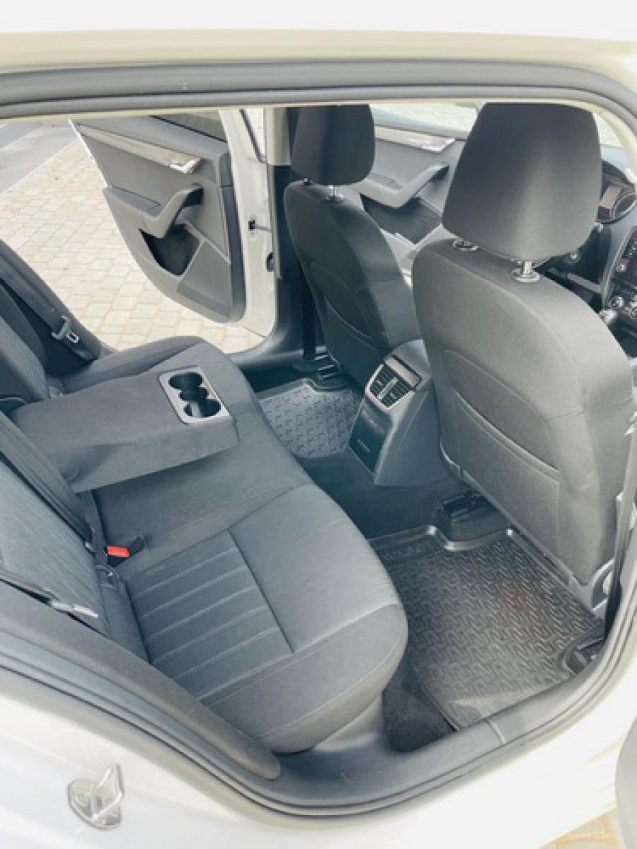 Balts Skoda Octavia 2019 Tallina, ar dzinēja tilpumu 2.00 L un nobraukumu 143 tūkst. km par 14000 €, foto 9 vietnē AUTOMOTO.COM.LV