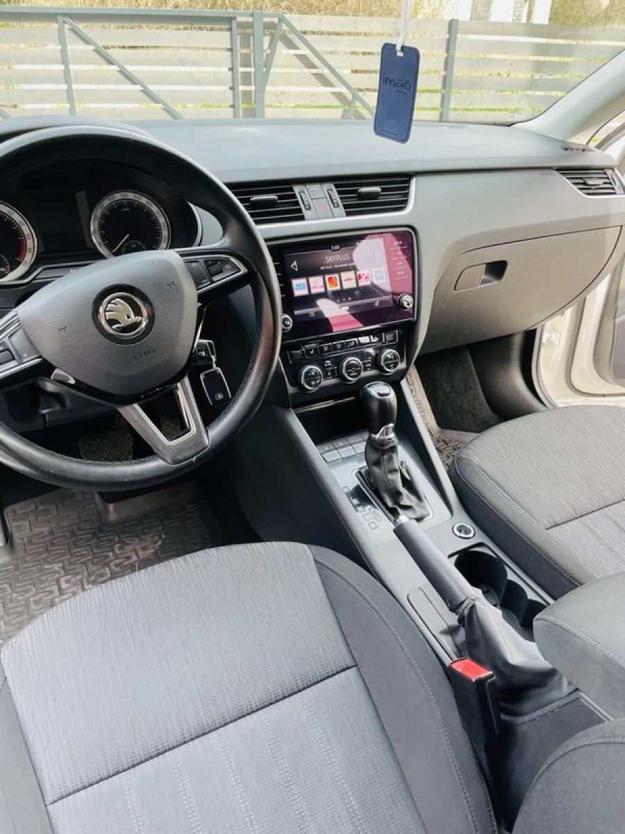 Balts Skoda Octavia 2019 Tallina, ar dzinēja tilpumu 2.00 L un nobraukumu 143 tūkst. km par 14000 €, foto 19 vietnē AUTOMOTO.COM.LV