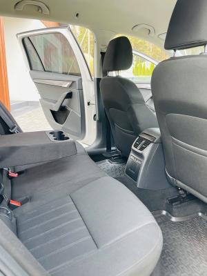 Balts Skoda Octavia 2019 Tallina, ar dzinēja tilpumu 2.00 L un nobraukumu 143 tūkst. km par 14000 €, foto 21 vietnē AUTOMOTO.COM.LV