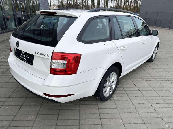 White Skoda Octavia 2019 in Kaunas, with an engine capacity of 1.00 L and mileage of 275 thousand km for 6500 €, photo 4 on AUTOMOTO.COM.LV