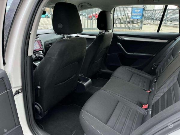 White Skoda Octavia 2019 in Kaunas, with an engine capacity of 1.00 L and mileage of 275 thousand km for 6500 €, photo 9 on AUTOMOTO.COM.LV