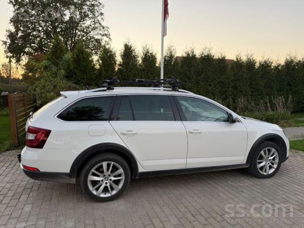 White Skoda Octavia 2019 in Valmiera, with an engine capacity of 2.00 L and mileage of 206 thousand km for 14800 €, photo 4 on AUTOMOTO.COM.LV