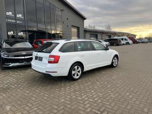 White Skoda Octavia 2020 in Taurage, with an engine capacity of 1.60 L and mileage of 231 thousand km for 6900 €, photo 4 on AUTOMOTO.COM.LV