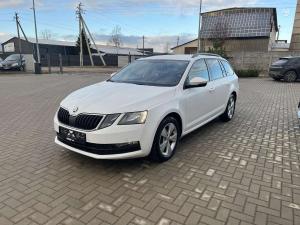 White Skoda Octavia 2020 in Taurage, with an engine capacity of 1.60 L and mileage of 231 thousand km for 6900 €, photo 6 on AUTOMOTO.COM.LV