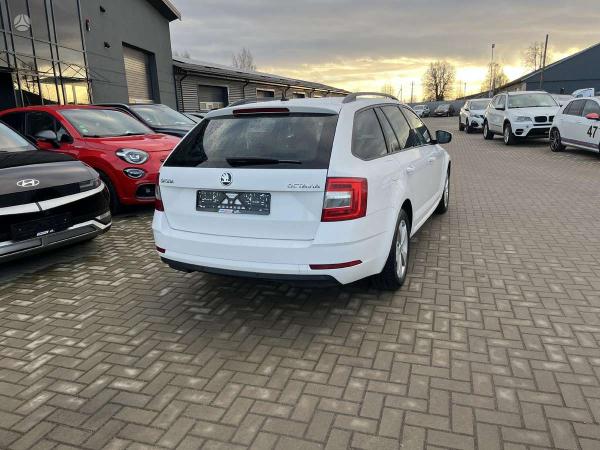 White Skoda Octavia 2020 in Taurage, with an engine capacity of 1.60 L and mileage of 231 thousand km for 6900 €, photo 8 on AUTOMOTO.COM.LV