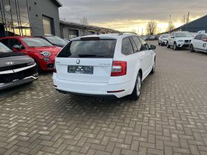 White Skoda Octavia 2020 in Taurage, with an engine capacity of 1.60 L and mileage of 231 thousand km for 6900 €, photo 8 on AUTOMOTO.COM.LV