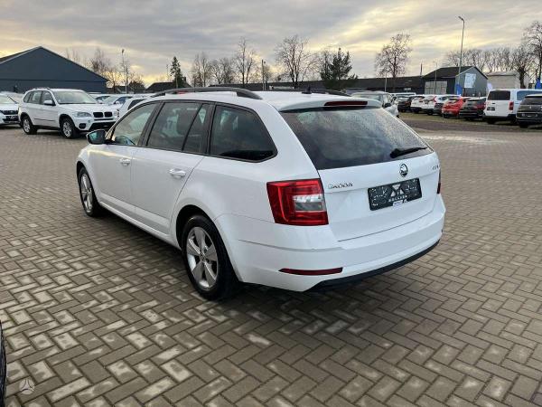 White Skoda Octavia 2020 in Taurage, with an engine capacity of 1.60 L and mileage of 231 thousand km for 6900 €, photo 10 on AUTOMOTO.COM.LV