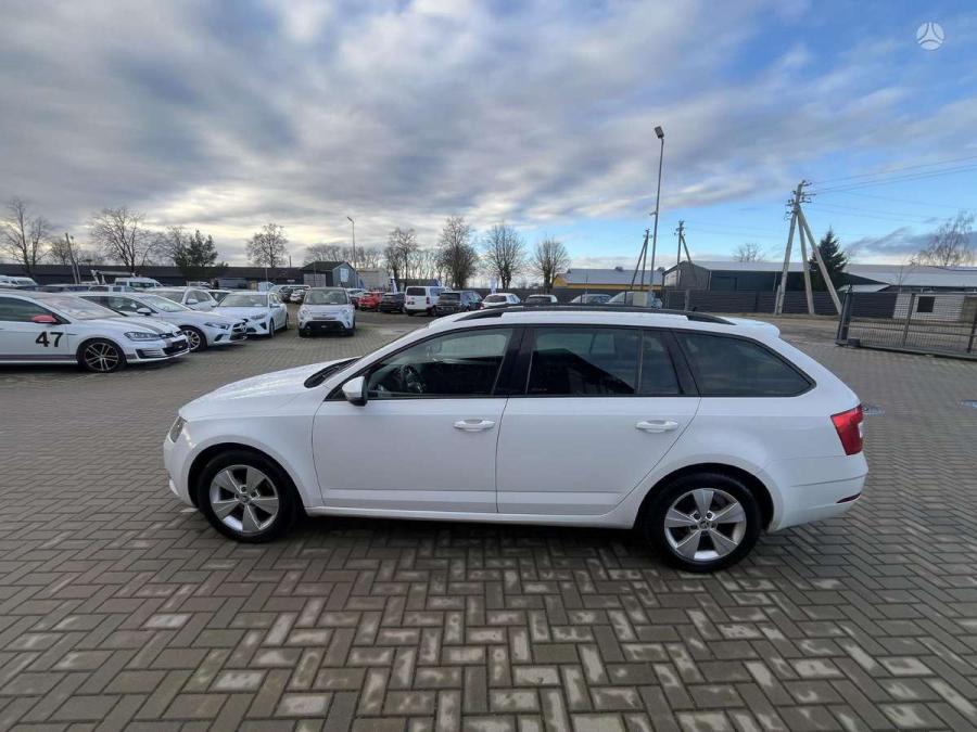 White Skoda Octavia 2020 in Taurage, with an engine capacity of 1.60 L and mileage of 231 thousand km for 6900 €, photo 11 on AUTOMOTO.COM.LV