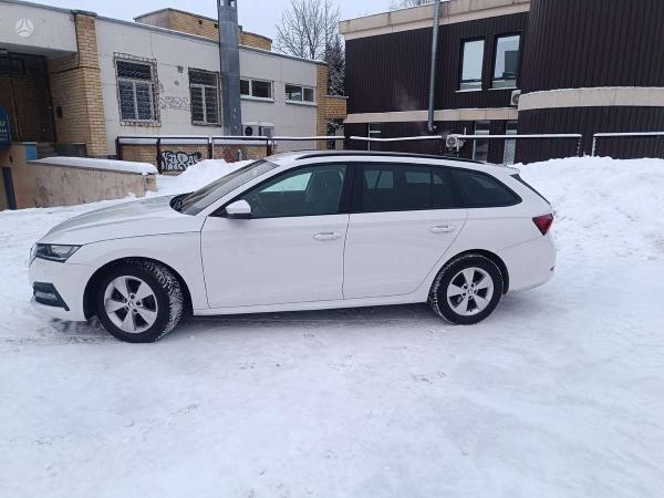White Skoda Octavia 2020 in Alytus, with an engine capacity of 1.50 L and mileage of 76 thousand km for 15500 €, photo 3 on AUTOMOTO.COM.LV