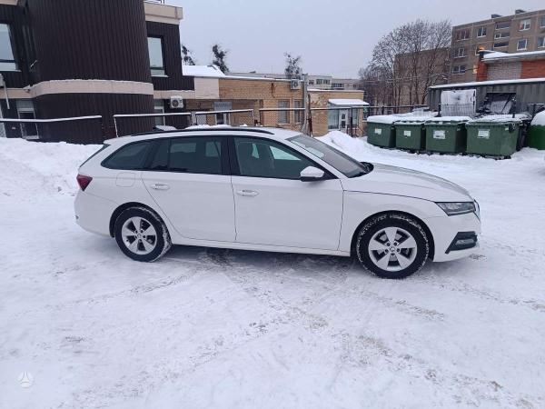 White Skoda Octavia 2020 in Alytus, with an engine capacity of 1.50 L and mileage of 76 thousand km for 15500 €, photo 4 on AUTOMOTO.COM.LV
