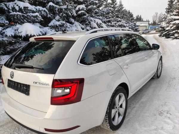 White Skoda Octavia 2020 in Utena, with an engine capacity of 1.60 L and mileage of 154 thousand km for 11800 €, photo 4 on AUTOMOTO.COM.LV