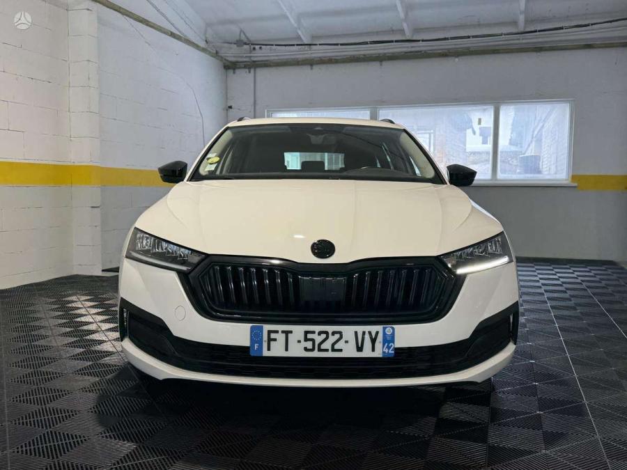 White Skoda Octavia 2020 in Kaunas, with an engine capacity of 2.00 L and mileage of 133 thousand km for 13700 €, photo 4 on AUTOMOTO.COM.LV