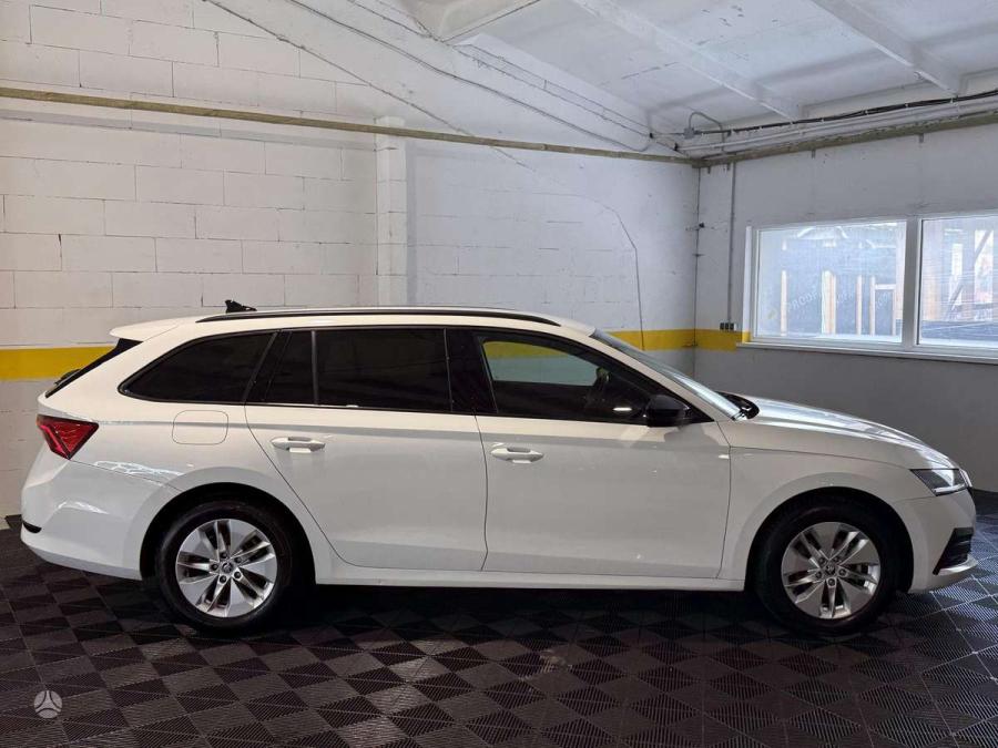 White Skoda Octavia 2020 in Kaunas, with an engine capacity of 2.00 L and mileage of 133 thousand km for 13700 €, photo 6 on AUTOMOTO.COM.LV