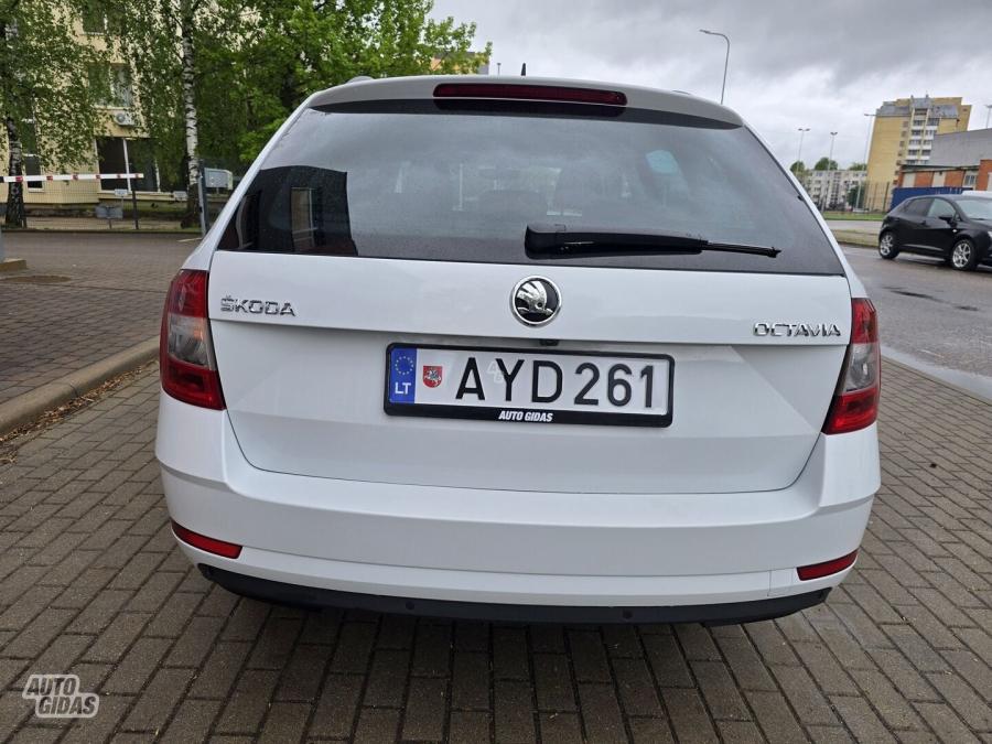 White Skoda Octavia 2020 in Kaunas, with an engine capacity of 2.00 L and mileage of 202 thousand km for 9750 €, photo 9 on AUTOMOTO.COM.LV