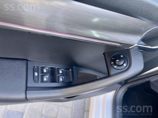 White Skoda Octavia 2020 in Riga, with an engine capacity of 1.50 L and mileage of 247 thousand km for 14250 €, photo 9 on AUTOMOTO.COM.LV
