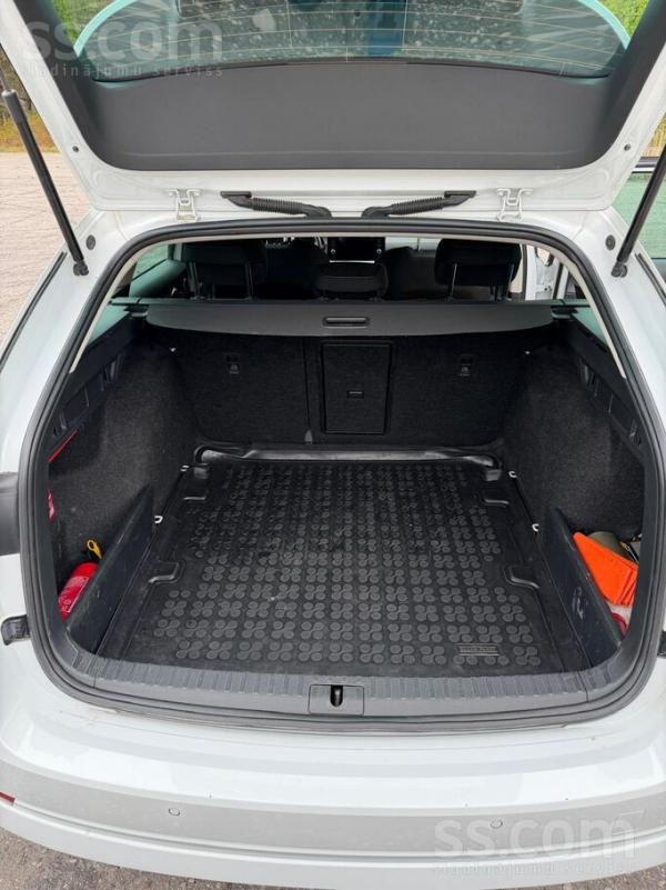 White Skoda Octavia 2020 in Riga, with an engine capacity of 2.00 L and mileage of 194 thousand km for 17350 €, photo 5 on AUTOMOTO.COM.LV