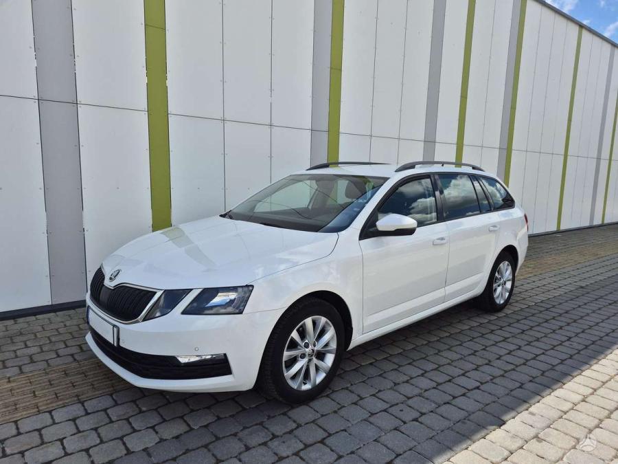 White Skoda Octavia 2020 in Raseiniai, with an engine capacity of 1.60 L and mileage of 216 thousand km for 5999 €, photo 13 on AUTOMOTO.COM.LV