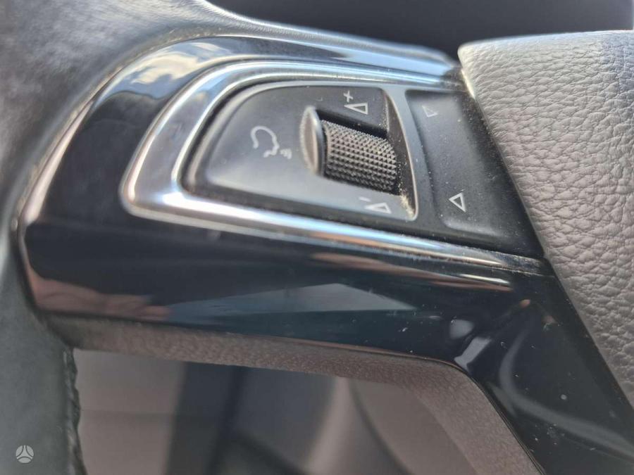 White Skoda Octavia 2020 in Raseiniai, with an engine capacity of 1.60 L and mileage of 216 thousand km for 5999 €, photo 16 on AUTOMOTO.COM.LV