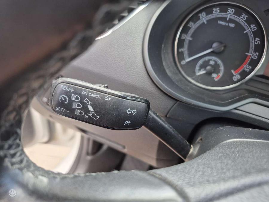 White Skoda Octavia 2020 in Raseiniai, with an engine capacity of 1.60 L and mileage of 216 thousand km for 5999 €, photo 21 on AUTOMOTO.COM.LV