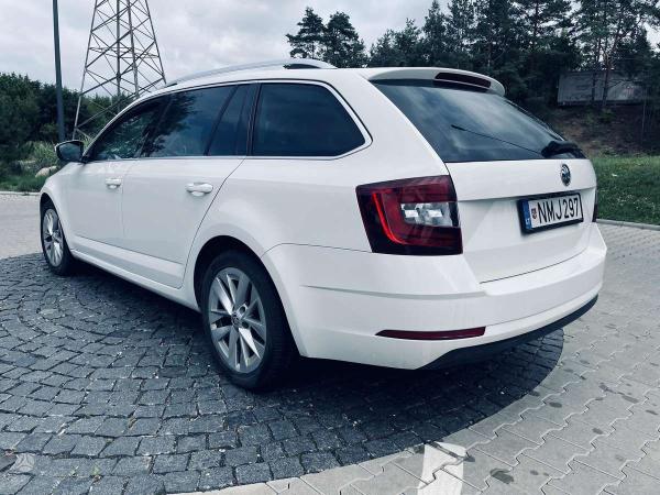 White Skoda Octavia 2020 in Vilnius, with an engine capacity of 1.40 L and mileage of 357 thousand km for 9900 €, photo 6 on AUTOMOTO.COM.LV