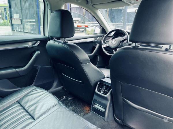 White Skoda Octavia 2020 in Vilnius, with an engine capacity of 1.40 L and mileage of 357 thousand km for 9900 €, photo 10 on AUTOMOTO.COM.LV