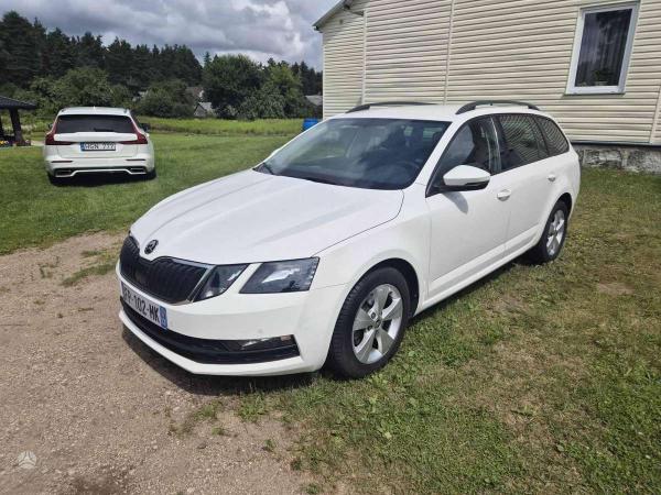 White Skoda Octavia 2020 in Vilnius, with an engine capacity of 1.60 L and mileage of 350 thousand km for 4390 €, photo 1 on AUTOMOTO.COM.LV