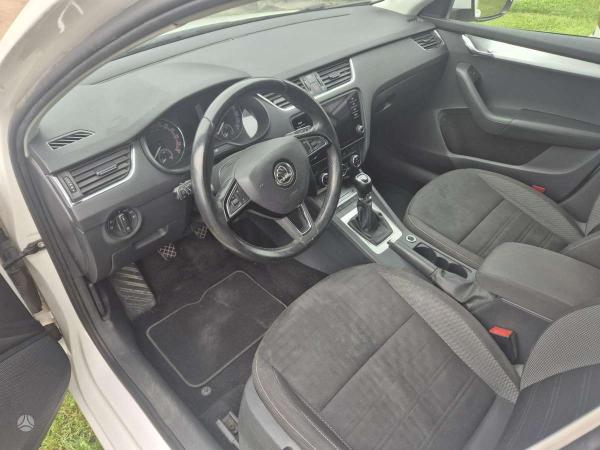 White Skoda Octavia 2020 in Vilnius, with an engine capacity of 1.60 L and mileage of 350 thousand km for 4390 €, photo 9 on AUTOMOTO.COM.LV