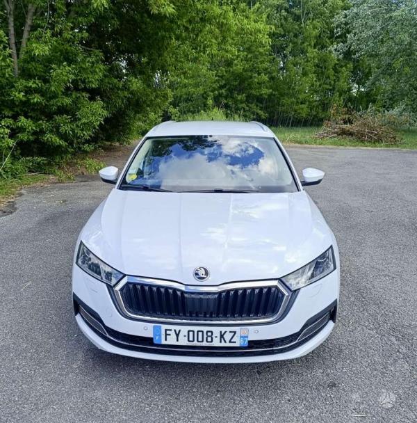 White Skoda Octavia 2020 in Panevezys, with an engine capacity of 1.97 L and mileage of 360 thousand km for 9150 €, photo 2 on AUTOMOTO.COM.LV