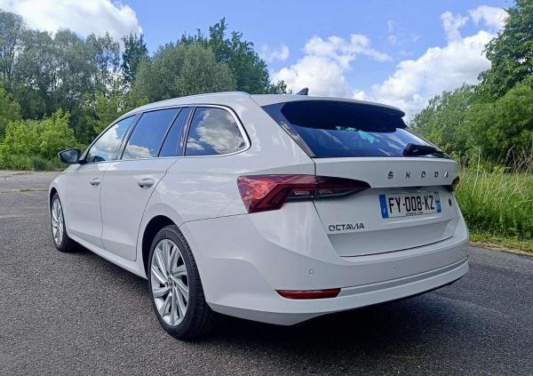 White Skoda Octavia 2020 in Panevezys, with an engine capacity of 1.97 L and mileage of 360 thousand km for 9150 €, photo 6 on AUTOMOTO.COM.LV
