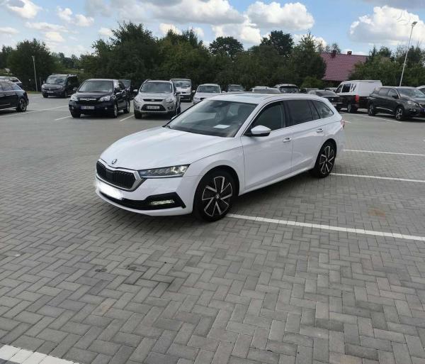 White Skoda Octavia 2020 in Taurage, with an engine capacity of 1.97 L and mileage of 293 thousand km for 11800 €, photo 2 on AUTOMOTO.COM.LV