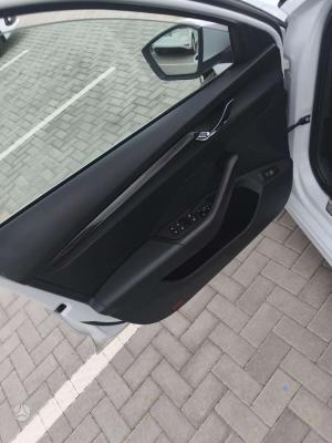 White Skoda Octavia 2020 in Taurage, with an engine capacity of 1.97 L and mileage of 293 thousand km for 11800 €, photo 8 on AUTOMOTO.COM.LV