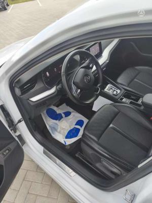 White Skoda Octavia 2020 in Taurage, with an engine capacity of 1.97 L and mileage of 293 thousand km for 11800 €, photo 9 on AUTOMOTO.COM.LV