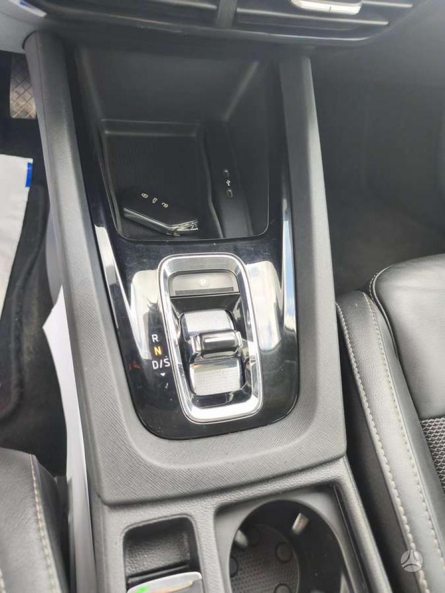 White Skoda Octavia 2020 in Taurage, with an engine capacity of 1.97 L and mileage of 293 thousand km for 11800 €, photo 13 on AUTOMOTO.COM.LV