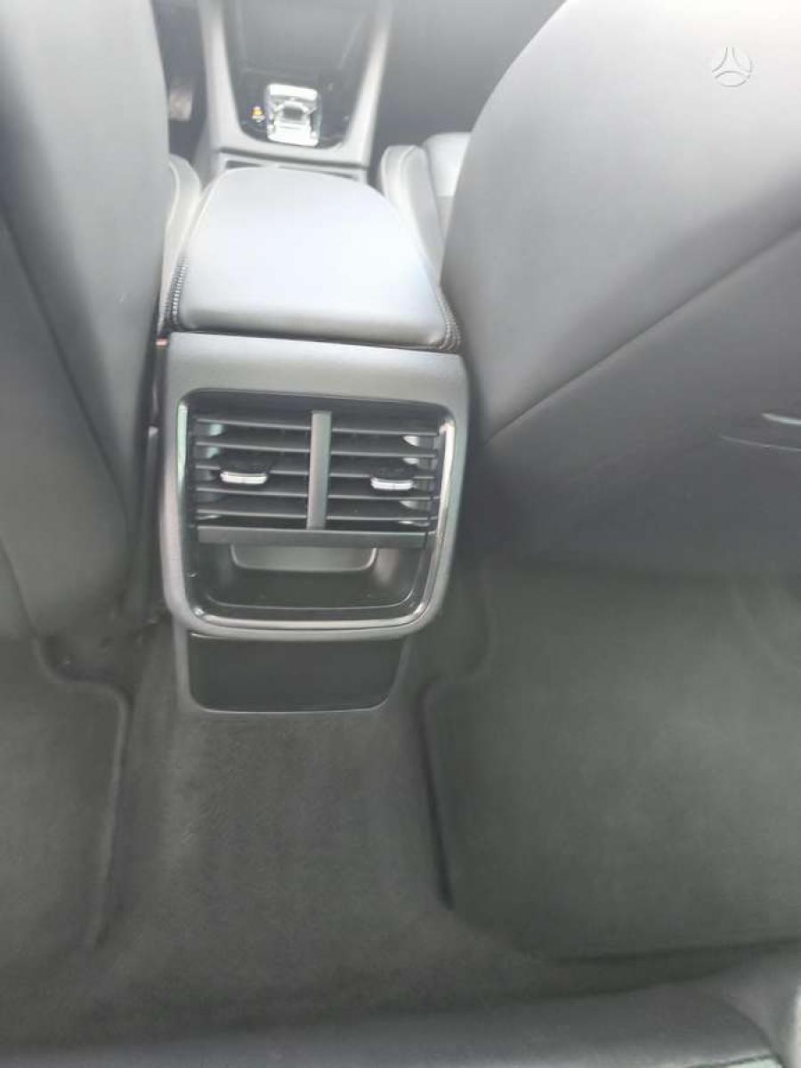 White Skoda Octavia 2020 in Taurage, with an engine capacity of 1.97 L and mileage of 293 thousand km for 11800 €, photo 19 on AUTOMOTO.COM.LV