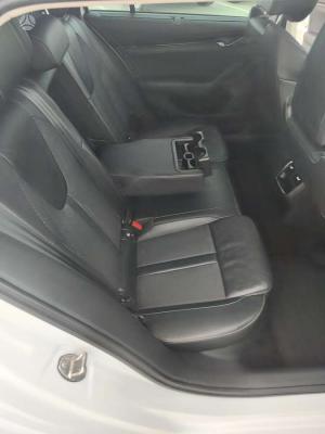 White Skoda Octavia 2020 in Taurage, with an engine capacity of 1.97 L and mileage of 293 thousand km for 11800 €, photo 22 on AUTOMOTO.COM.LV